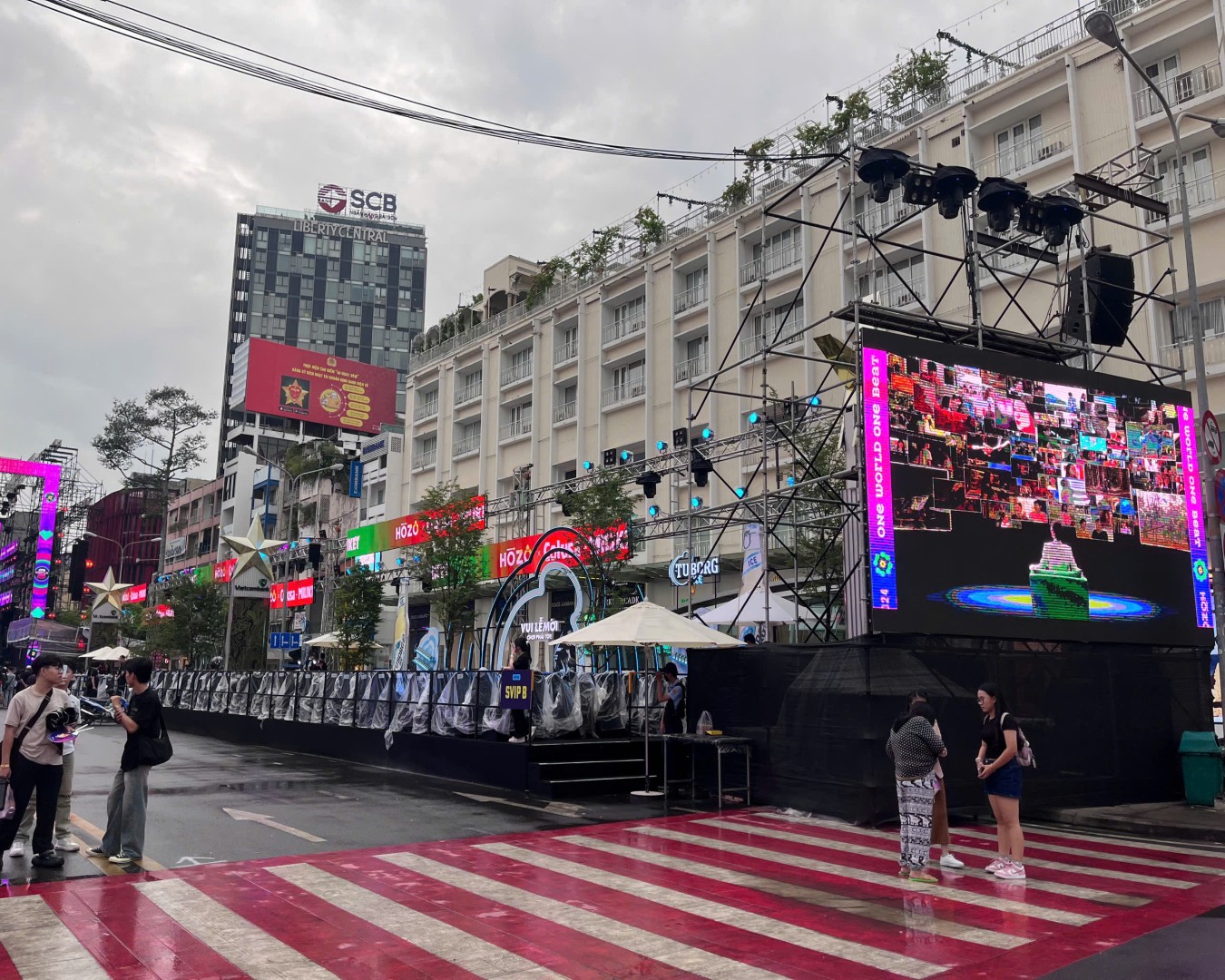 Advertising, Activation, and Roadshow - lunhacvn